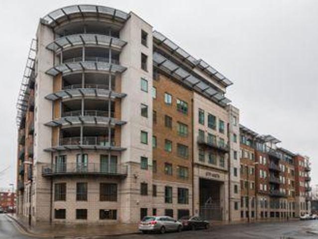 2 Bedrooms Flat for rent in City South, City Road East, Manchester M15