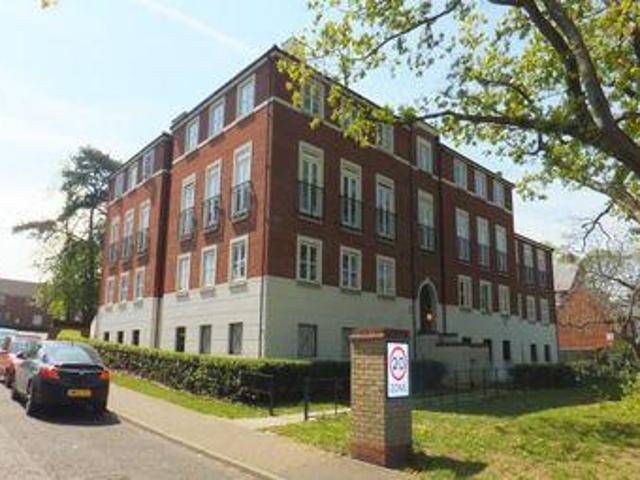 2 Bedrooms Flat for rent in Circular Road South, Colchester CO2