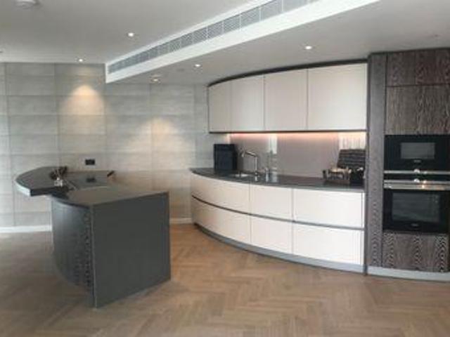 2 Bedrooms Flat for rent in Circus Road West, London SW11