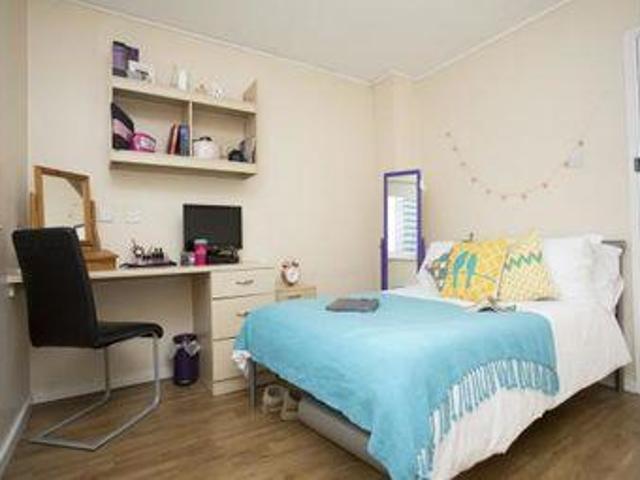 2 Bedrooms Flat for rent in Classic 2 Bed, Manchester Court, Manchester M4