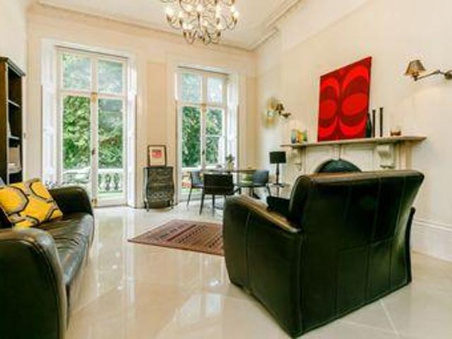 2 Bedrooms Flat for rent in Clapham Common South Side, London SW4