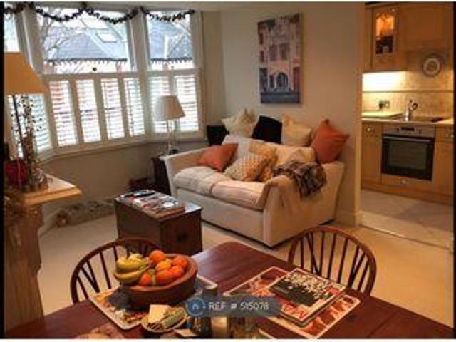 2 Bedrooms Flat for rent in Clapham, London SW11