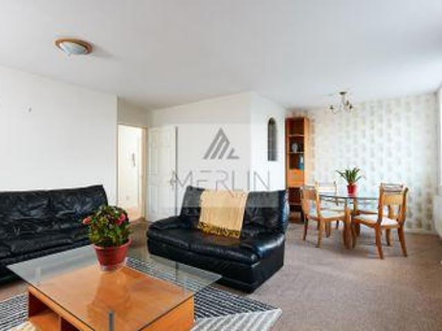 2 Bedrooms Flat for rent in Clapham Park Road, London SW4
