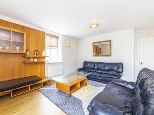 2 Bedrooms Flat for rent in Clapham Park Road, London SW4
