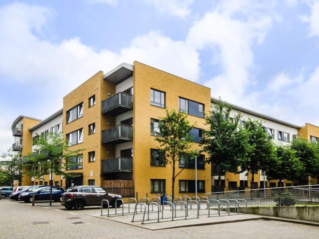 2 Bedrooms Flat for Rent in Claremont Street | Foxtons