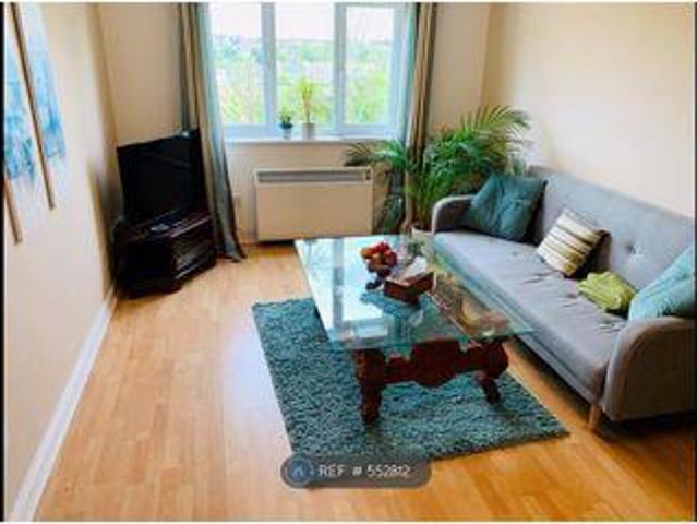 2 Bedrooms Flat for rent in Clarence Close, Barnet EN4