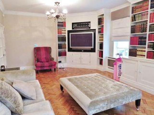 2 Bedrooms Flat for rent in Clarence Gate, Repton Park, Woodford Green IG8