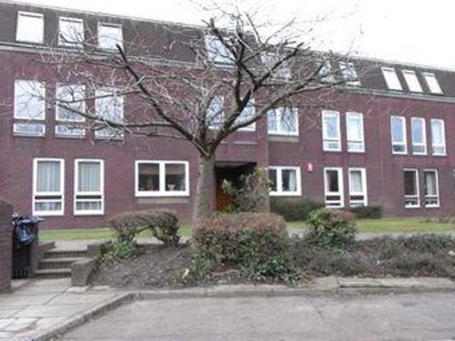 2 Bedrooms Flat for rent in Clarence Gardens, Glasgow G11