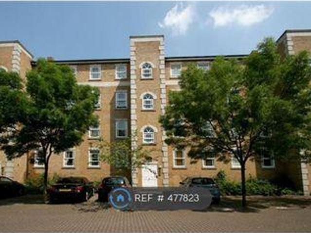 2 Bedrooms Flat for rent in Clarence Mews, London SE16