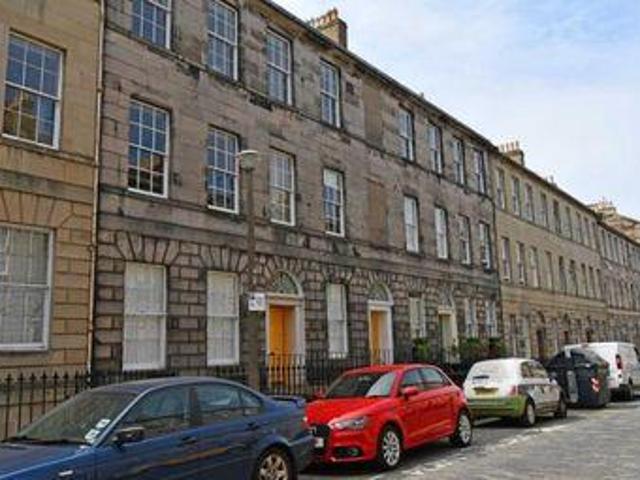 2 Bedrooms Flat for rent in Clarence Street, Edinburgh EH3