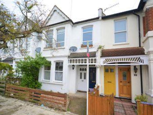 2 Bedrooms Flat for rent in Clarendon Road, Colliers Wood, London SW19