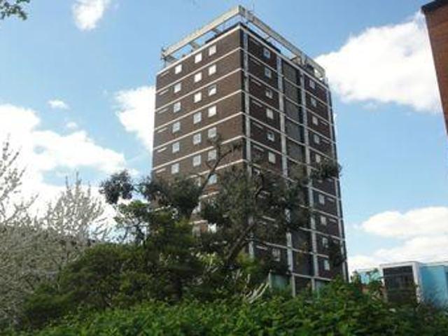 2 Bedrooms Flat for rent in Clarendon Road, Wallington, Surrey SM6