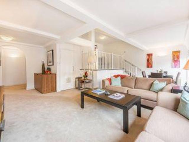 2 Bedrooms Flat for rent in Clarges Street, Mayfair W1J