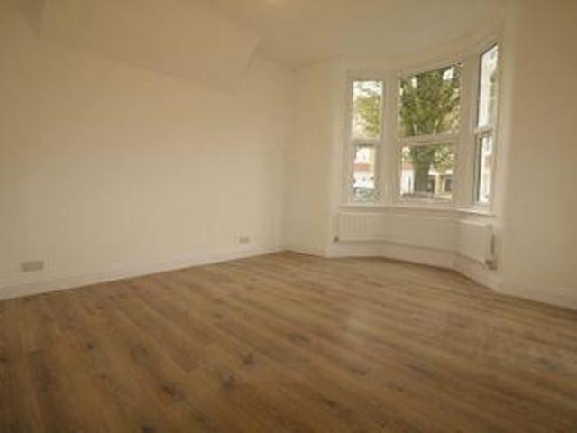 2 Bedrooms Flat for rent in Claude Road, London E10