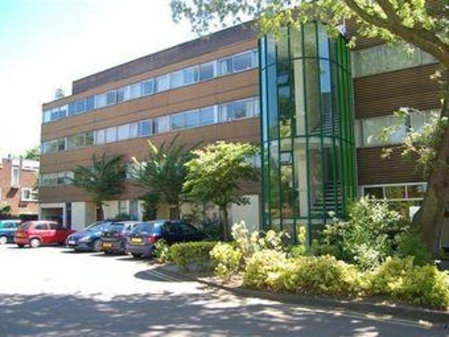 2 Bedrooms Flat for rent in Claudia Place, London SW19
