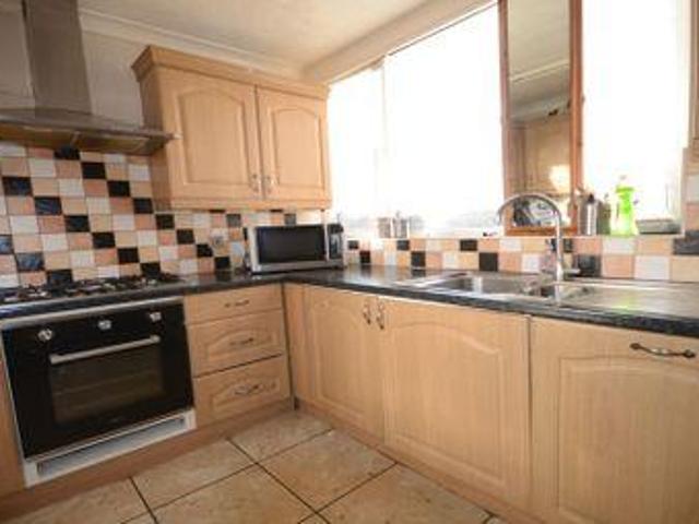 2 Bedrooms Flat for rent in Clewer Hill Road, Windsor SL4