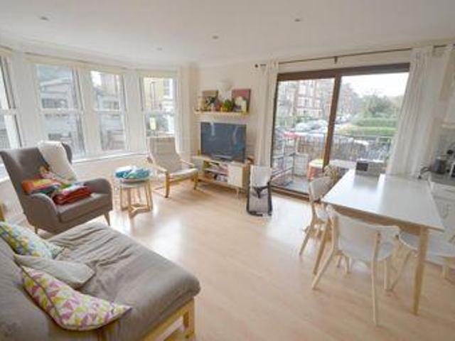 2 Bedrooms Flat for rent in Cleve Road, London NW6