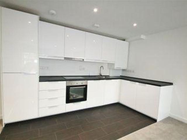 2 Bedrooms Flat for rent in Cliffe Road, South Croydon CR2