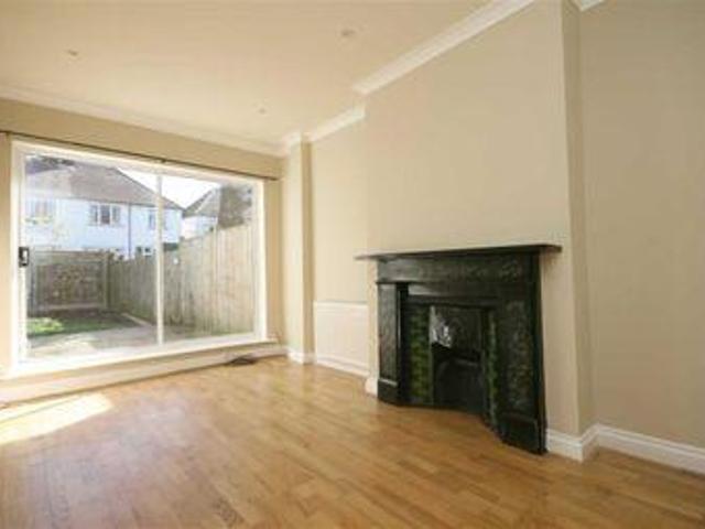 2 Bedrooms Flat for rent in Clifton Gardens, Golders Green NW11