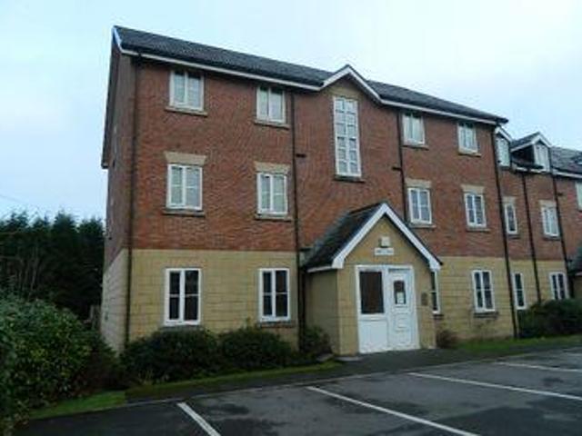 2 Bedrooms Flat for rent in Clifton Park, Clifton, Swinton, Manchester M27