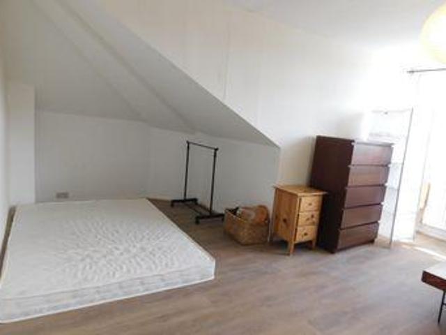 2 Bedrooms Flat for rent in Clifton Road, Kingston Upon Thames KT2