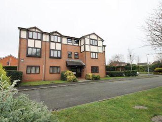 2 Bedrooms Flat for rent in Clifton, Swinton, Manchester M27