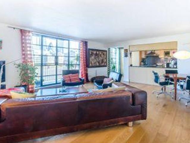 2 Bedrooms Flat for rent in Clink Street, Borough SE1
