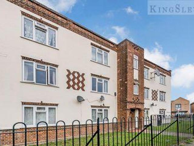 2 Bedrooms Flat for rent in Clitterhouse Road, London NW2