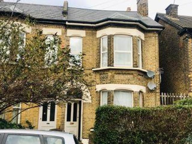 2 Bedrooms Flat for rent in Clova Road, London E7
