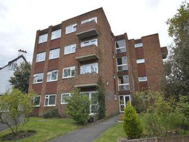 2 Bedrooms Flat for rent in Cranes Drive, Surbiton KT5
