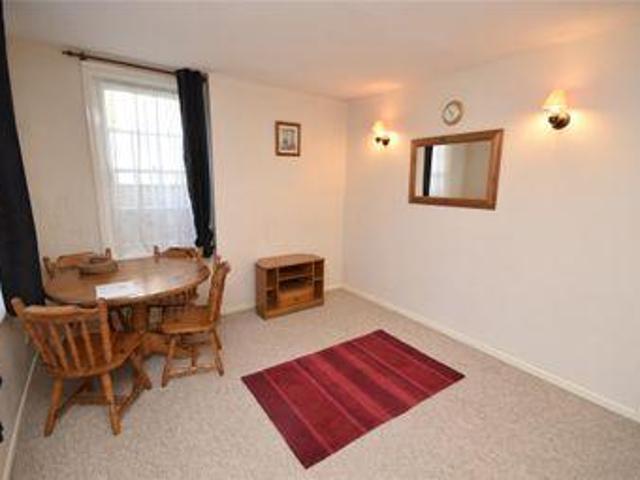 2 Bedrooms Flat for rent in Cranham Road, Cheltenham GL52