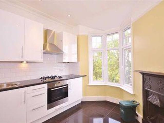 2 Bedrooms Flat for rent in Cranley Gardens, London N13