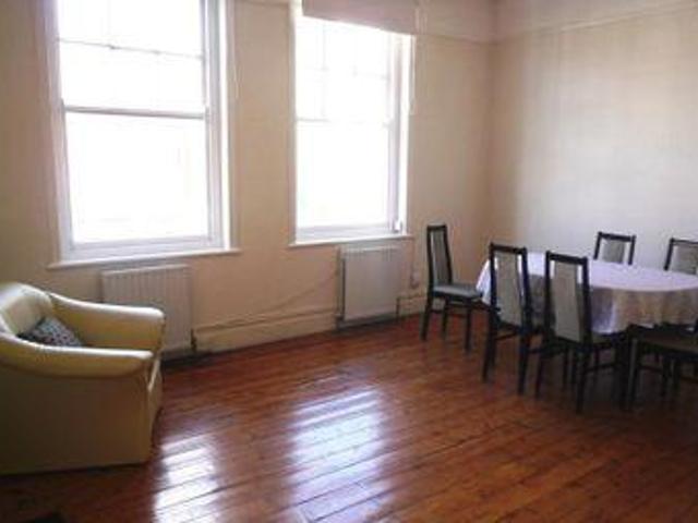2 Bedrooms Flat for rent in Crescent Road, Alexandra Park N22