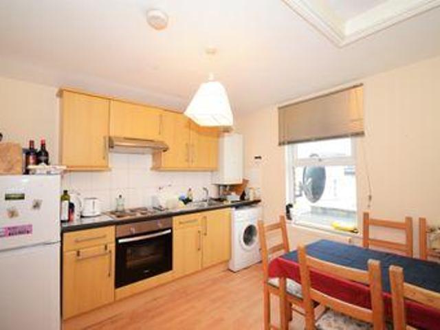 2 Bedrooms Flat for rent in Crescent Road, London N22