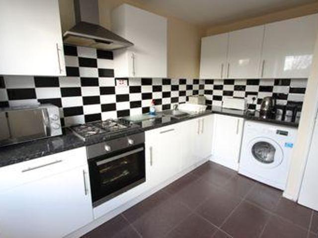2 Bedrooms Flat for rent in Crescent Road, London N22