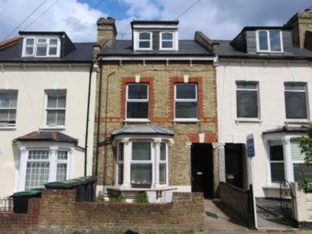 2 Bedrooms Flat for rent in Crescent Road, London N22