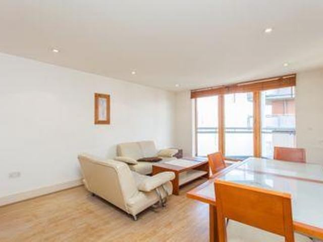 2 Bedrooms Flat for rent in Crews Street, London E14