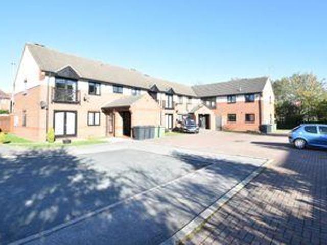 2 Bedrooms Flat for rent in Cricketers Close, Garforth, Leeds LS25