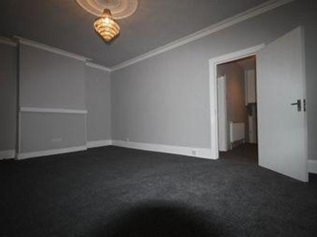 2 Bedrooms Flat for rent in Cricklewood Broadway, London NW2