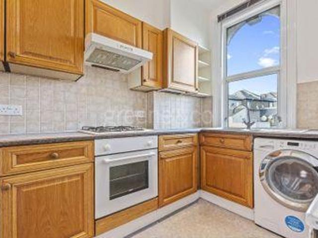 2 Bedrooms Flat for rent in Cricklewood Lane, London NW2