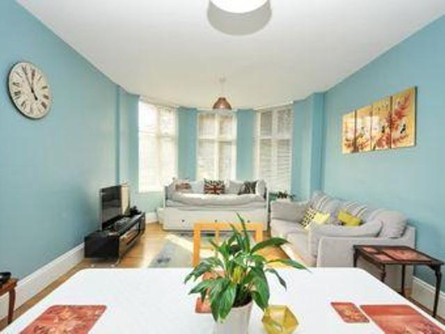 2 Bedrooms Flat for rent in Croham Road, Croydon CR2