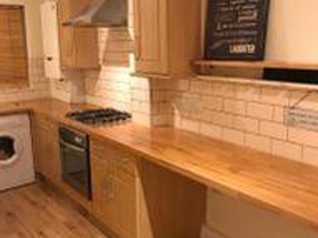 2 Bedrooms Flat for rent in Croham Road, South Croydon CR2