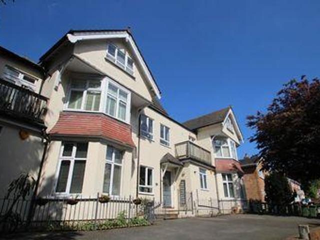 2 Bedrooms Flat for rent in Croham Road, South Croydon CR2