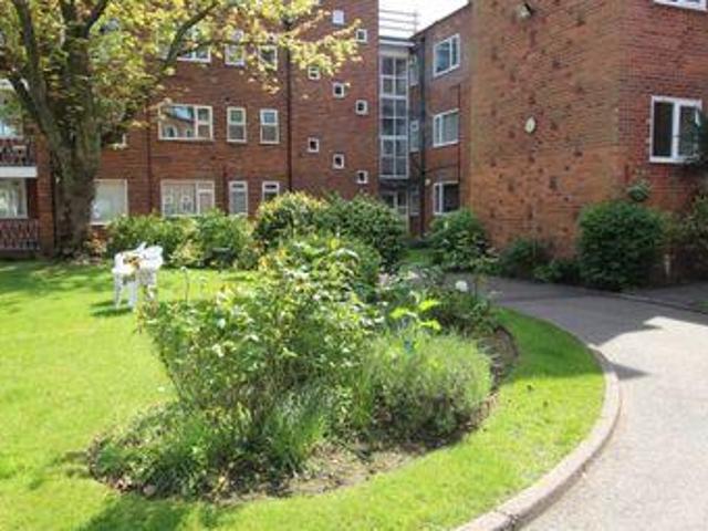 2 Bedrooms Flat for rent in Cromptons Court, Cromptons Lane, Liverpool, Merseyside L18