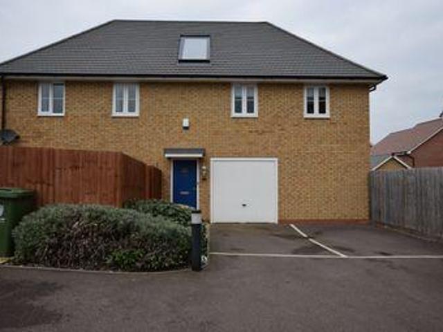 2 Bedrooms Flat for rent in Cromwell Crescent, Papworth Everard, Cambridge CB23
