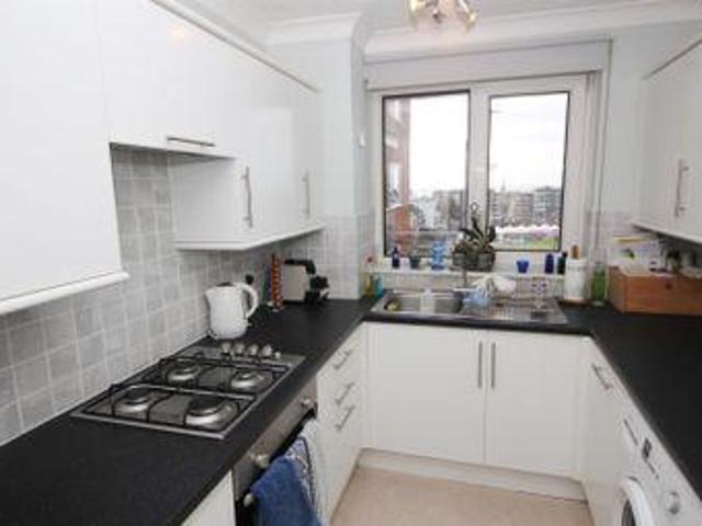 2 Bedrooms Flat for rent in Cromwell Road, Hove BN3
