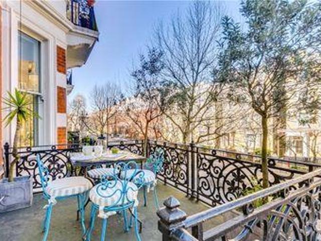 2 Bedrooms Flat for rent in Cromwell Road, Kensington, London SW5