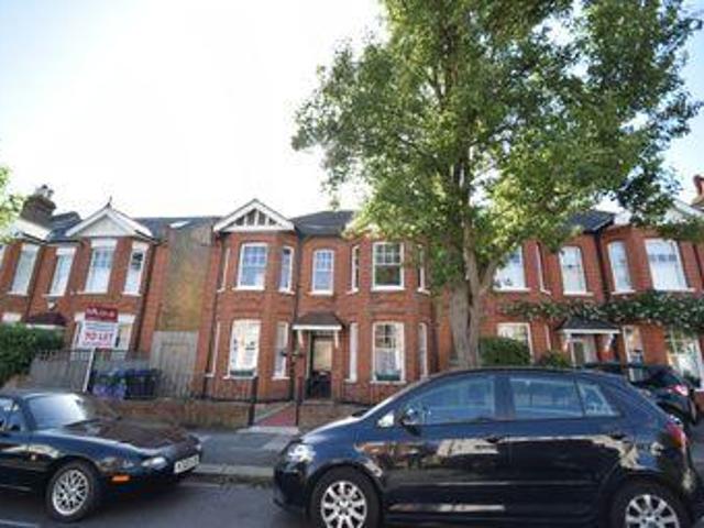 2 Bedrooms Flat for rent in Cromwell Road, London SW19