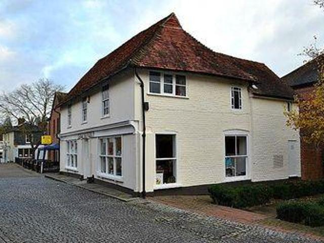 2 Bedrooms Flat for rent in Cross & Pillory Lane, Alton GU34