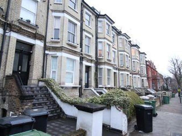 2 Bedrooms Flat for rent in Crossfield Road, London NW3